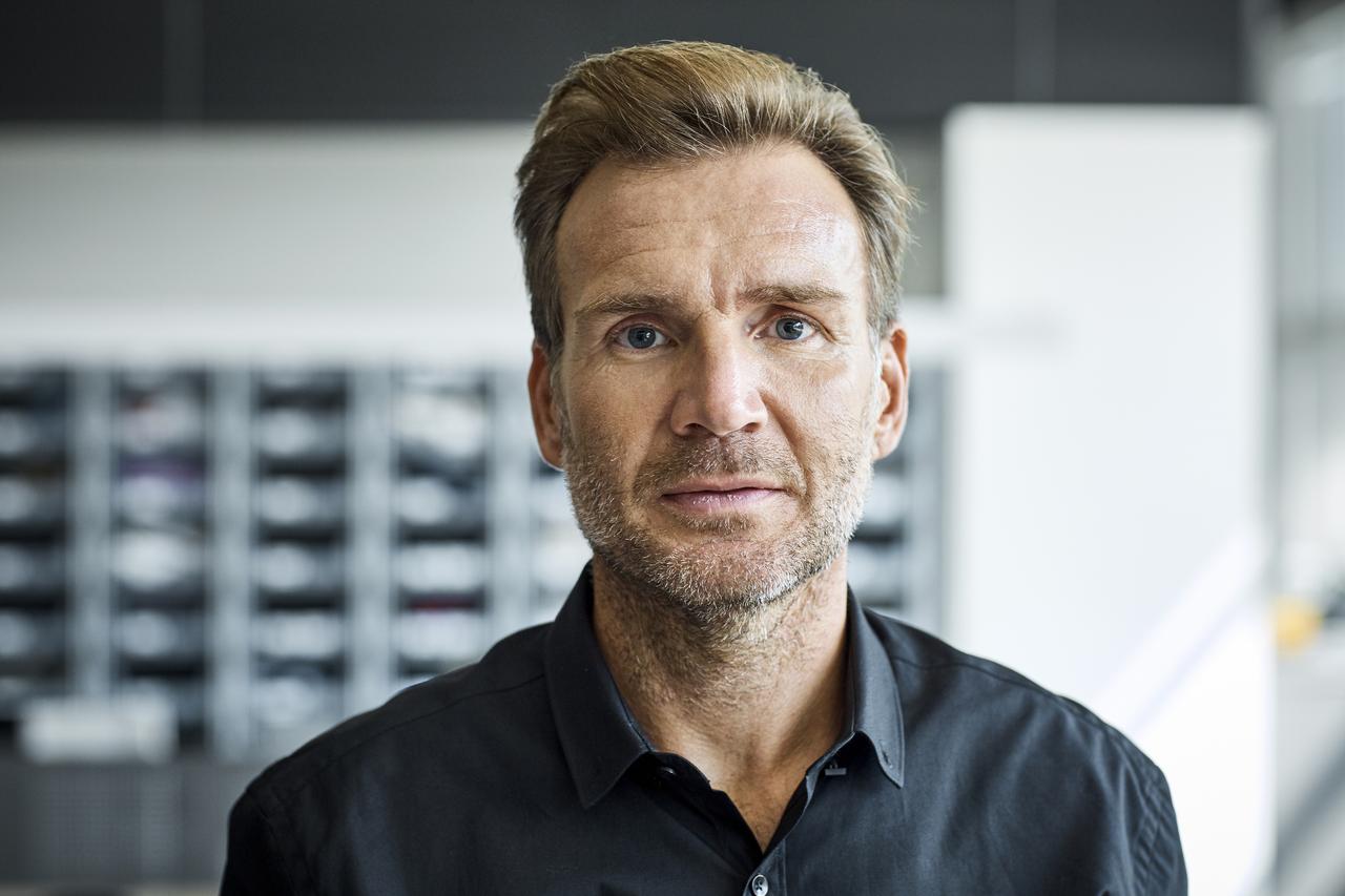 Large bowel cancer: Symptoms & Treatment | GenesisCare AU